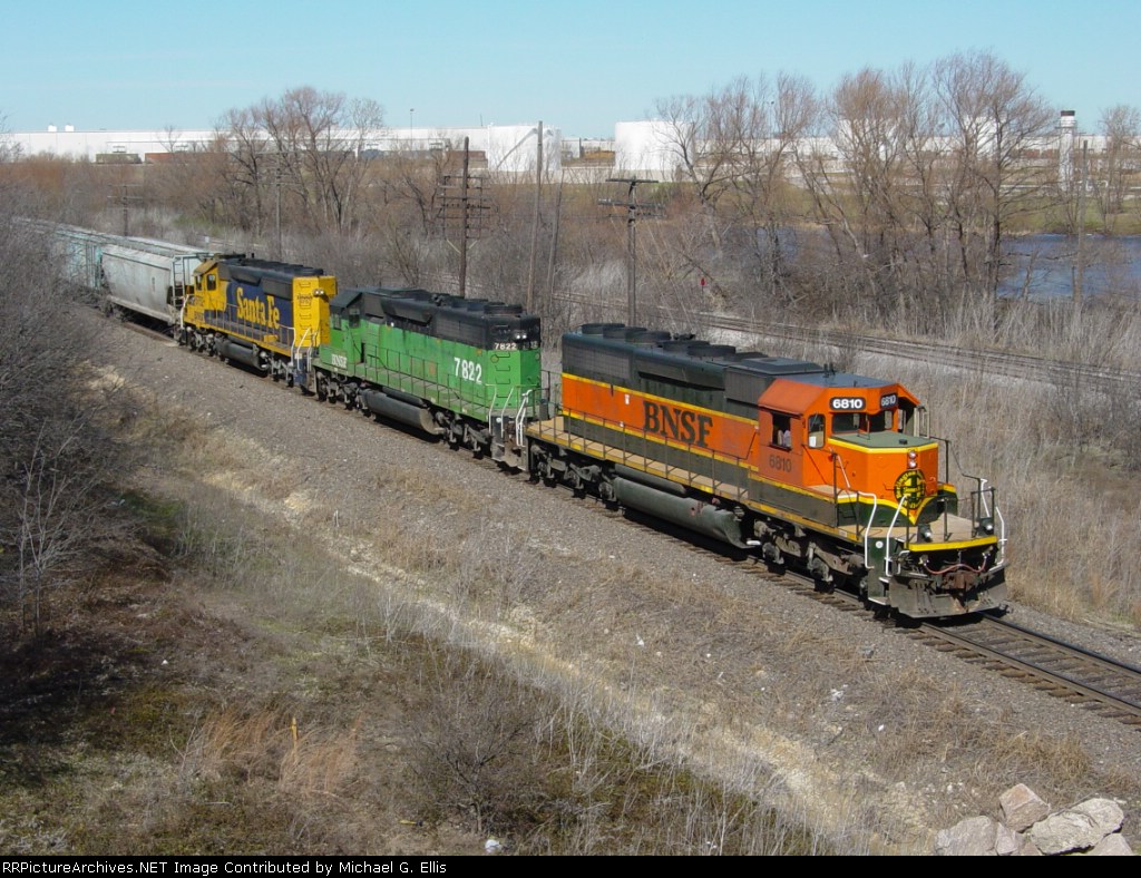 BNSF 6810, BNSF 7822 & BNSF 6752